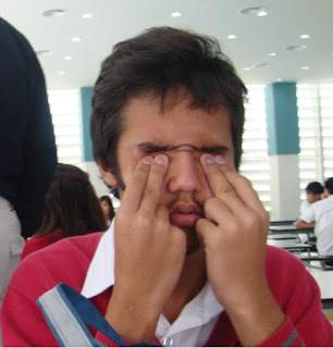 begin to dig: Squish your Eyes - and Relax