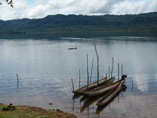 Don's Travel Stories: LAKE KUTUBU: WHERE TWO WORLDS COLLIDE