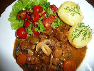 Ave KÖÖK: Veise pajaroog seentega