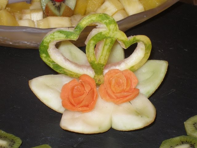 GarnishFoodBlog - Fruit Carving Arrangements and Food Garnishes ...