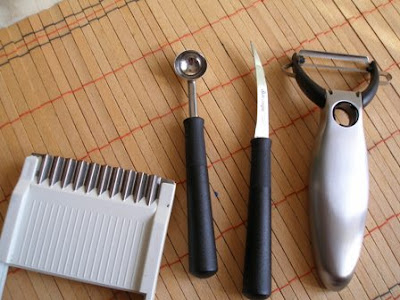 GarnishFoodBlog - Fruit Carving Arrangements and Food Garnishes: Salad ...