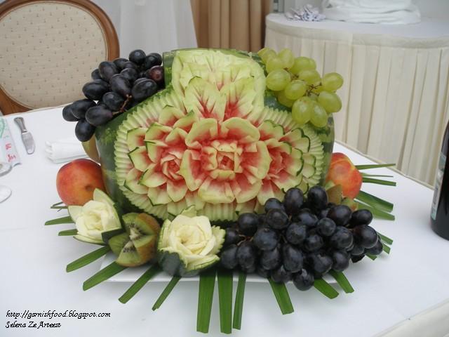 GarnishFoodBlog - Fruit Carving Arrangements and Food Garnishes ...