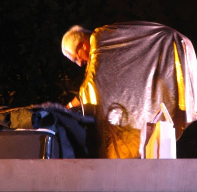 Jim's Loire: Brett Jones raises prostate cancer awareness@Trafalgar Square