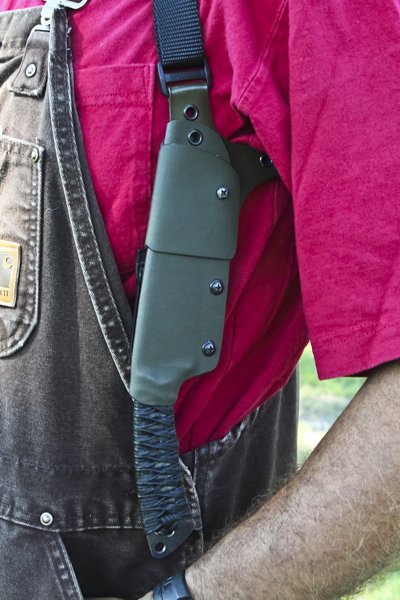 Guinea Hog Forge: Knife Shoulder Holster