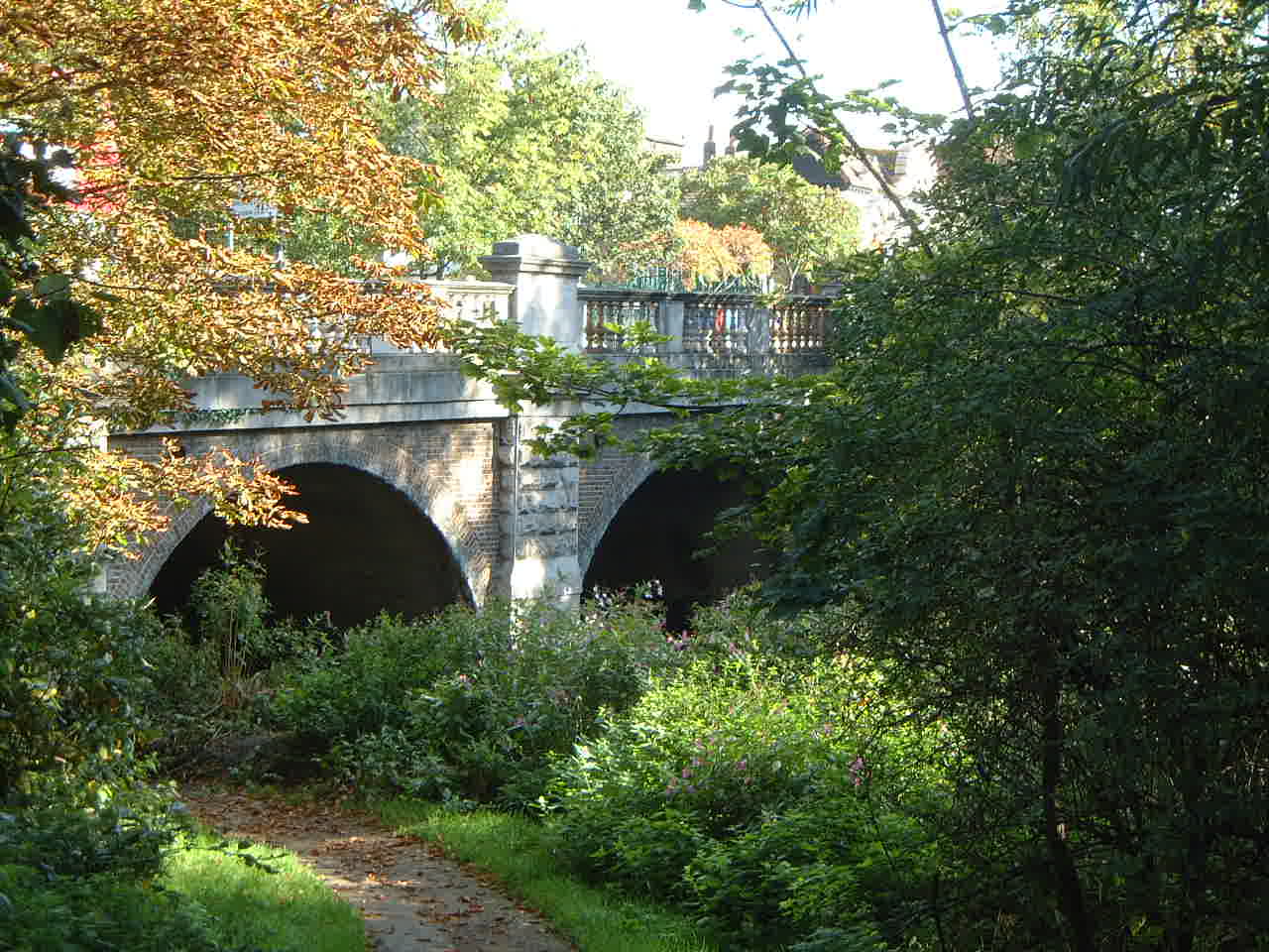 Hallmark: here we go: To Greenford via the Grand Union and the Brent