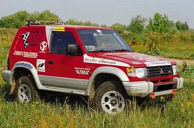 Everything about off-road cars: Mitsubishi Pajero 4x4