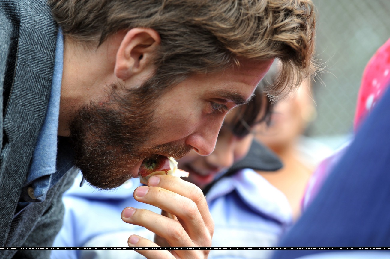 WEIRDLAND: Jake Gyllenhaal eating an apple at the Opening of First ...