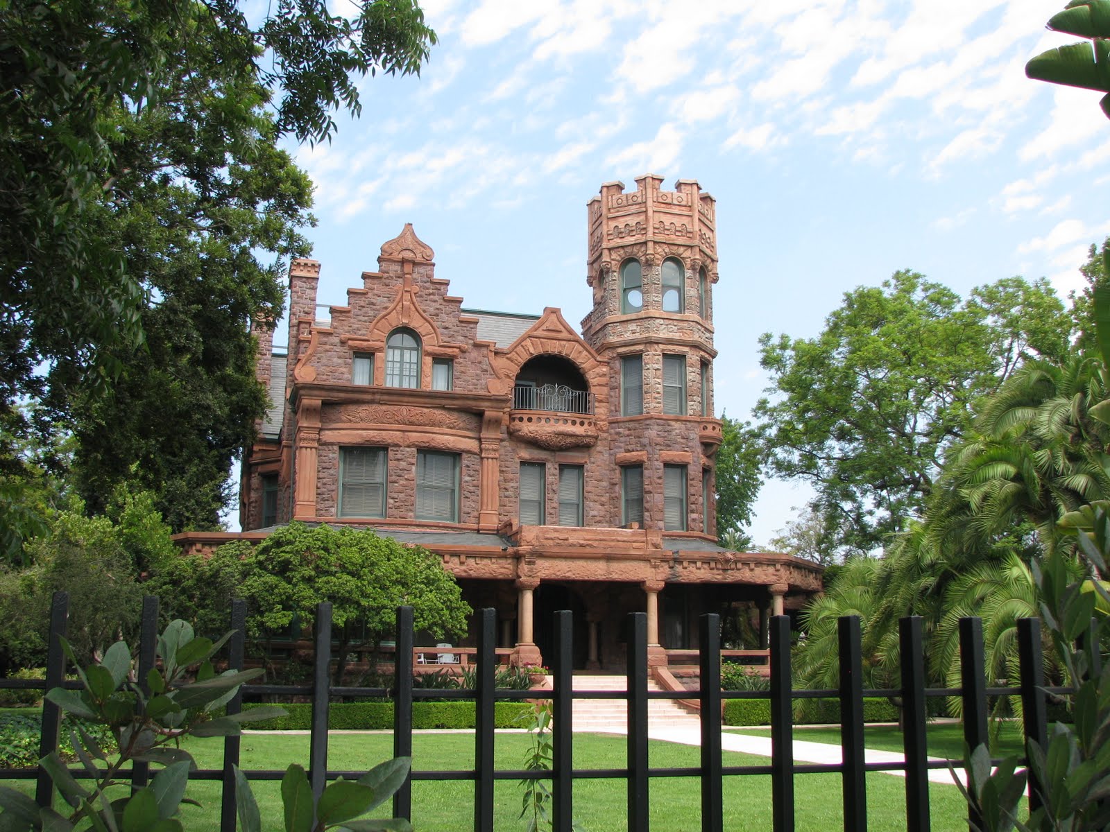 Set-Jetter & Movie Locations and More: House II: The Second Story (1987)