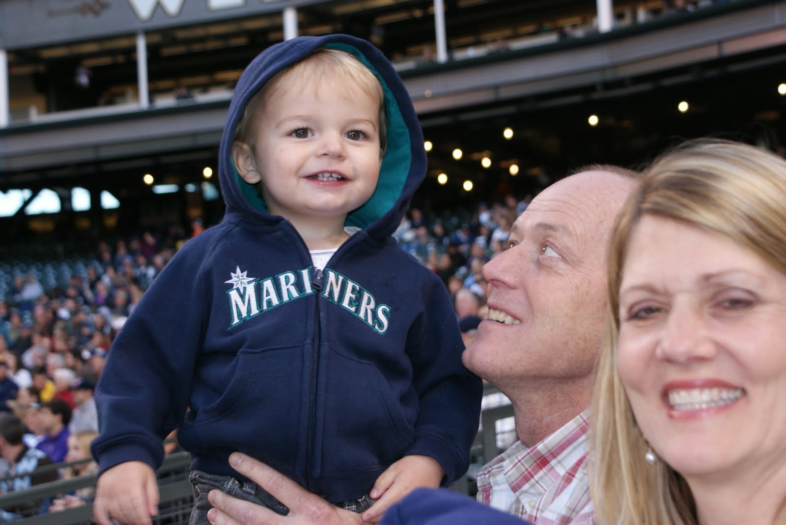 Conner.Kylee.Nixon.Adelyn: Eventful Week in Seattle!