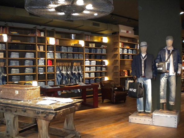 BRUSSELS IS BURNING: REPLAY Store - ANVERS /ANTWERP