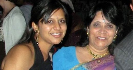 Indian Masala Aunties Navel Gallery: Desi Real Life Aged Aunty Fleshy ...