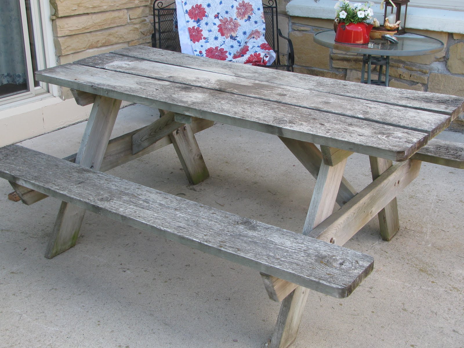 Applestone Cottage: Old Decrepit table gets brand new look!