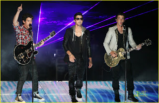 Dia Dia Con Los Jonas Primer Concierto Del Tour Jonas En Chicago