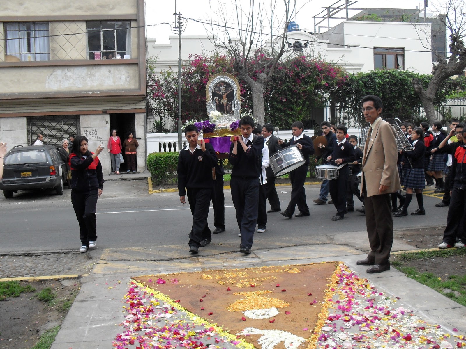 RELIEDUCA: PROCESIÓN DEL SEÑOR DE LOS MILAGROS RELIEDUCA: PROCESIÓN DEL SEÑOR DE LOS MILAGROS