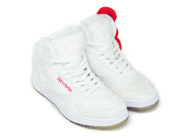 The Fashion Imaginarium: ADORABLE- REEBOK HELLO KITTY SNEAKERS