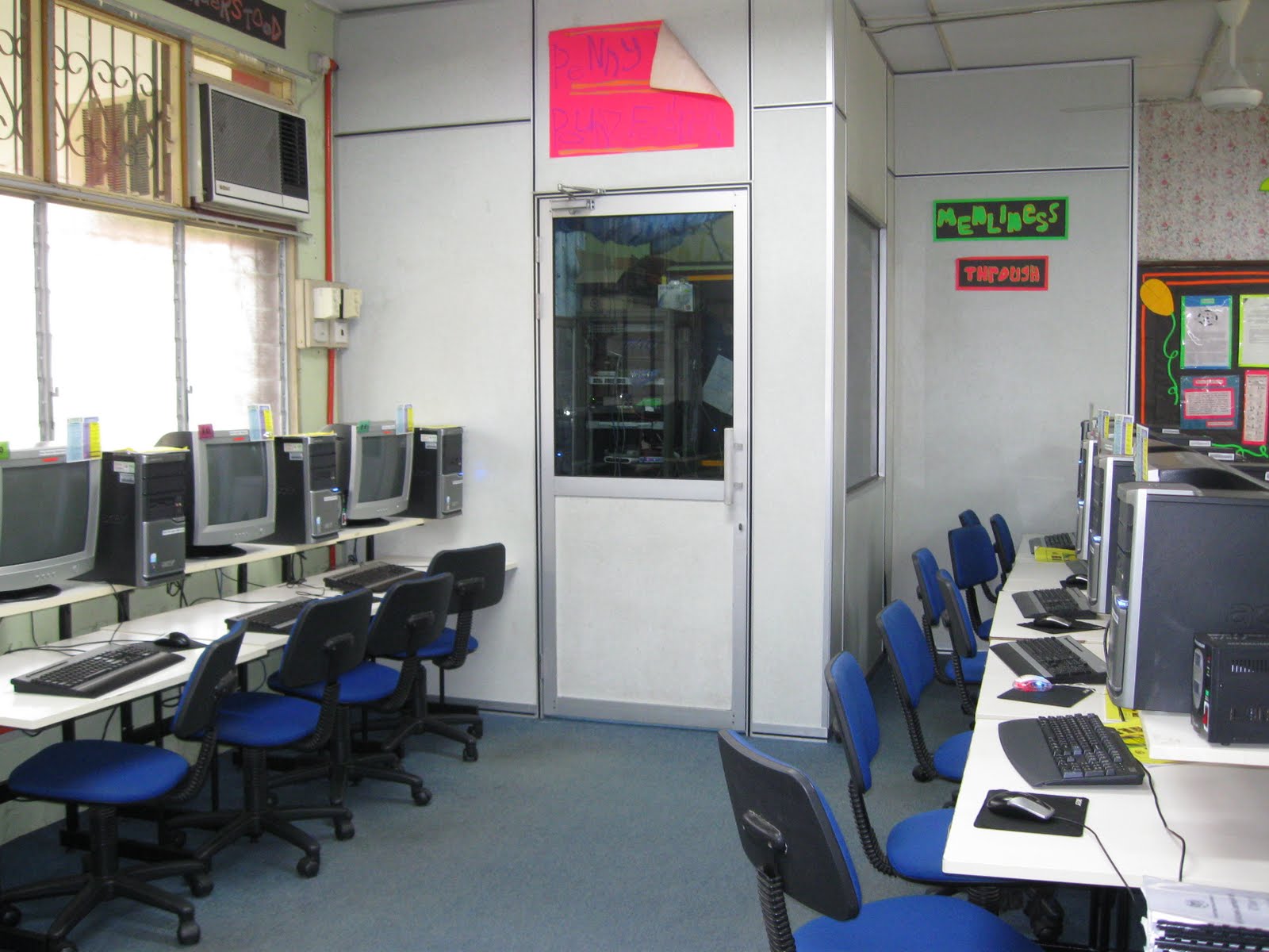 MAKMAL KOMPUTER: GAMBAR-GAMBAR MAKMAL KOMPUTER 1