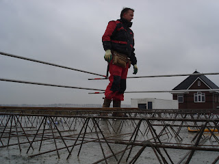De bouw van huize Luken: Onderwapening, randkist en elektra.