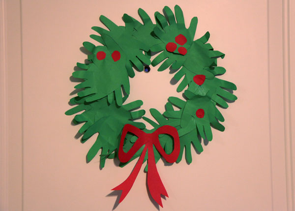 TEAM BEARDSHALL: Christmas Craft: Hand Wreath