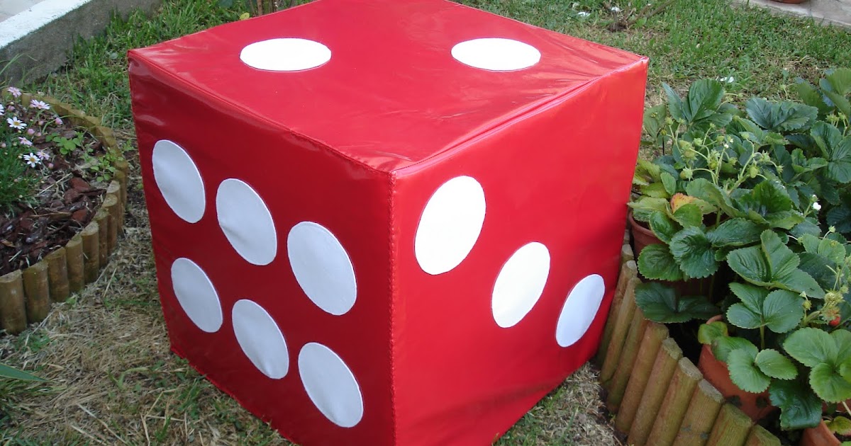 Fraldinhas e Babetes: Dado gigante