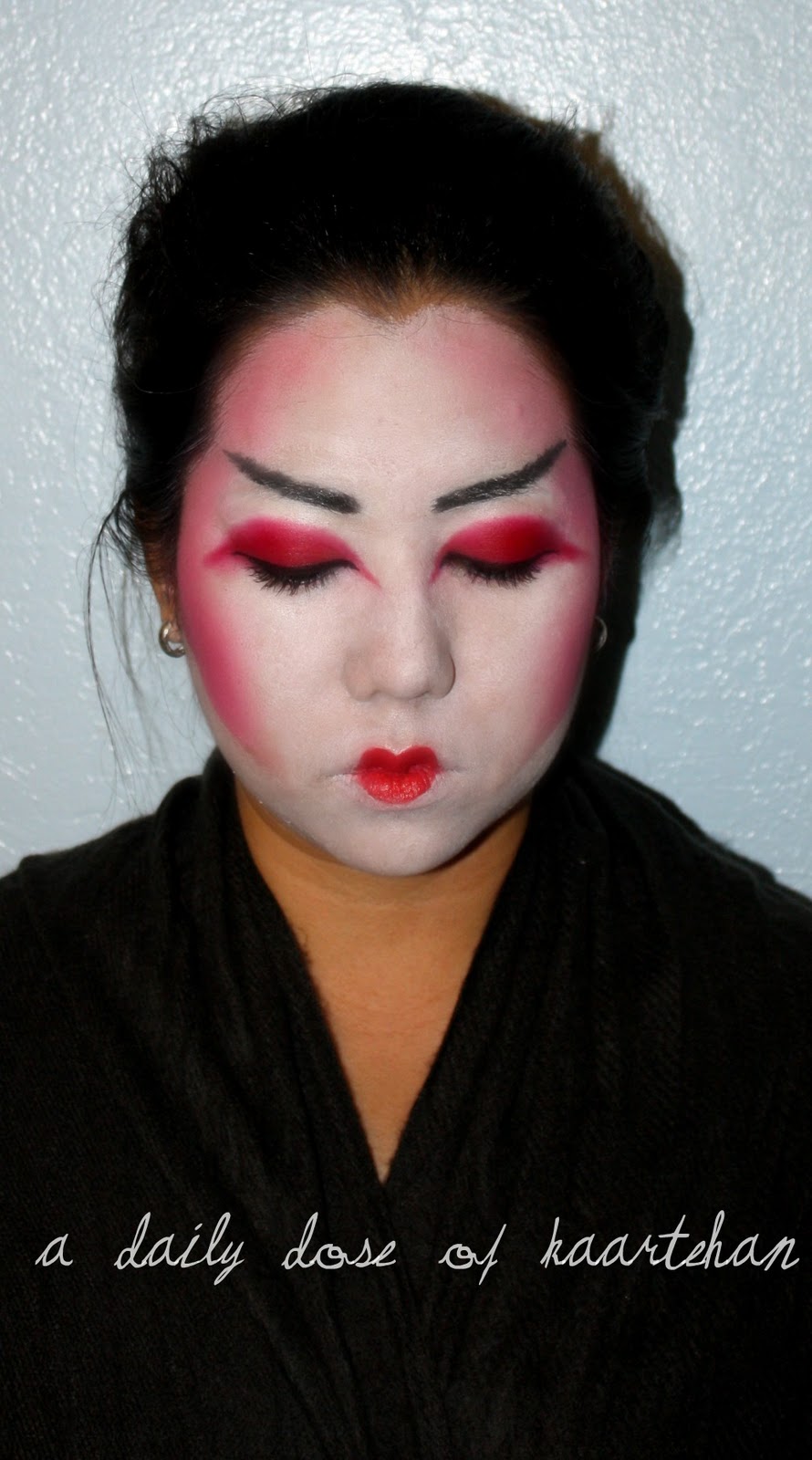 a DaiLy dOSe Of kAaRteHan: HALLOWEEN LOOK: GEISHA/MAIKO MAKEUP ATTEMPT