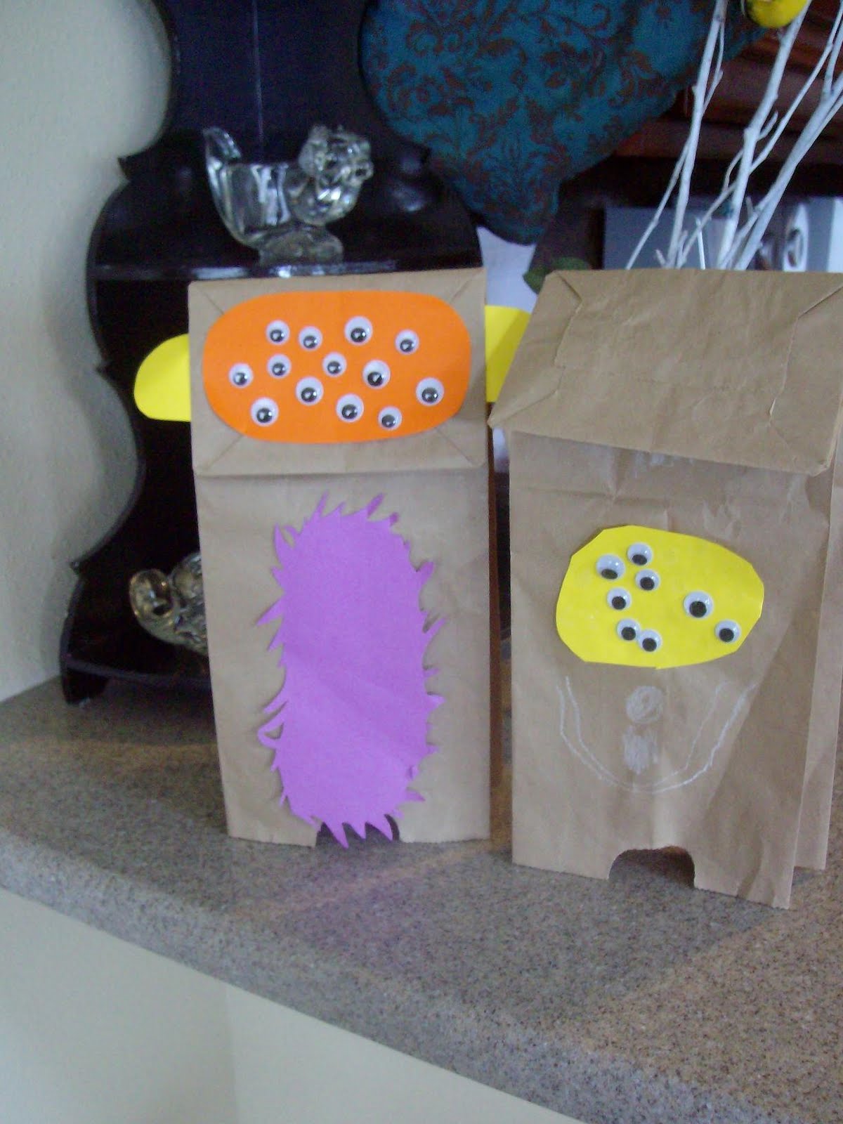 Diy paper monsters - feetscripts