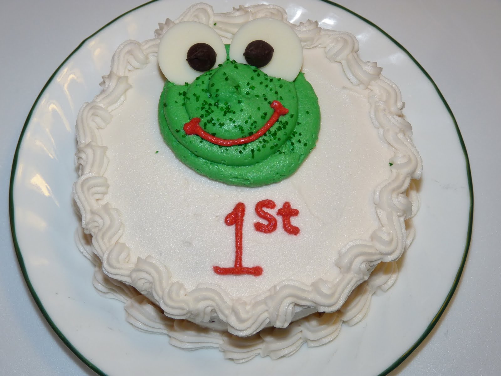 Persnickety Pastries: Frog Cupcakes & Mini Cake