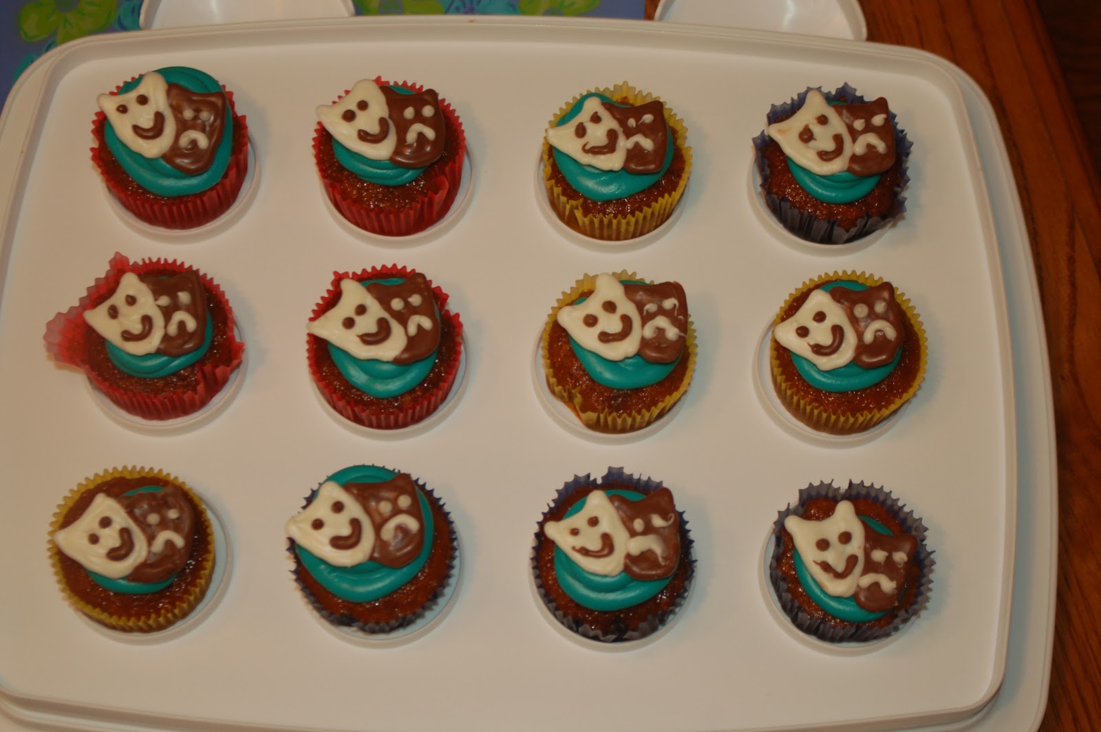The Cakery: Drama Mask Cupcakes