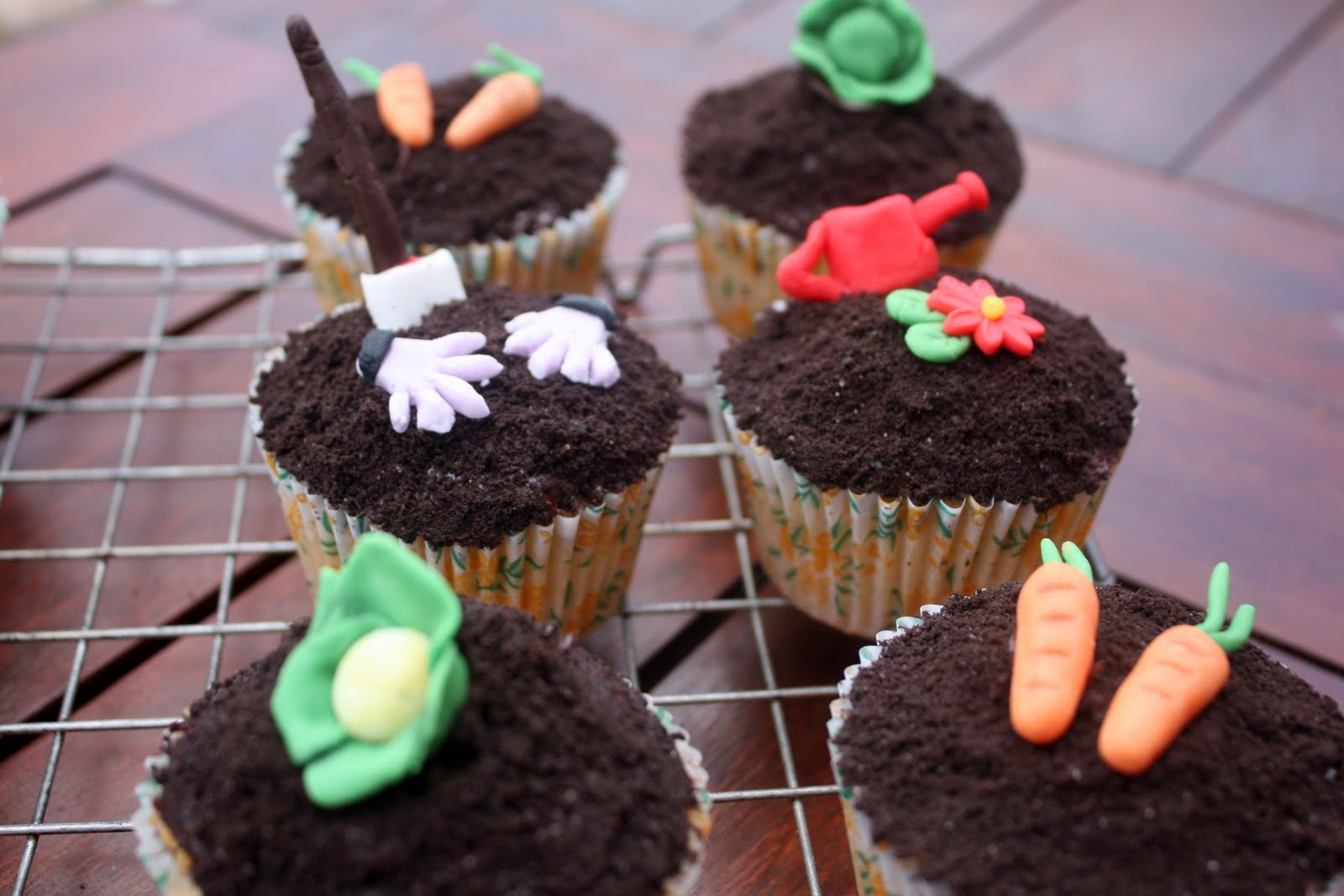Heaven is a Cupcake: Garden Cupcakes