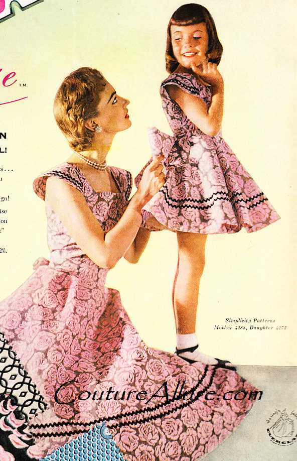 Retro Mom Daughter Telegraph
