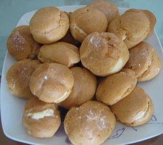 Mummy Sally bakes: Vanilla Puffs aka Kue Sus