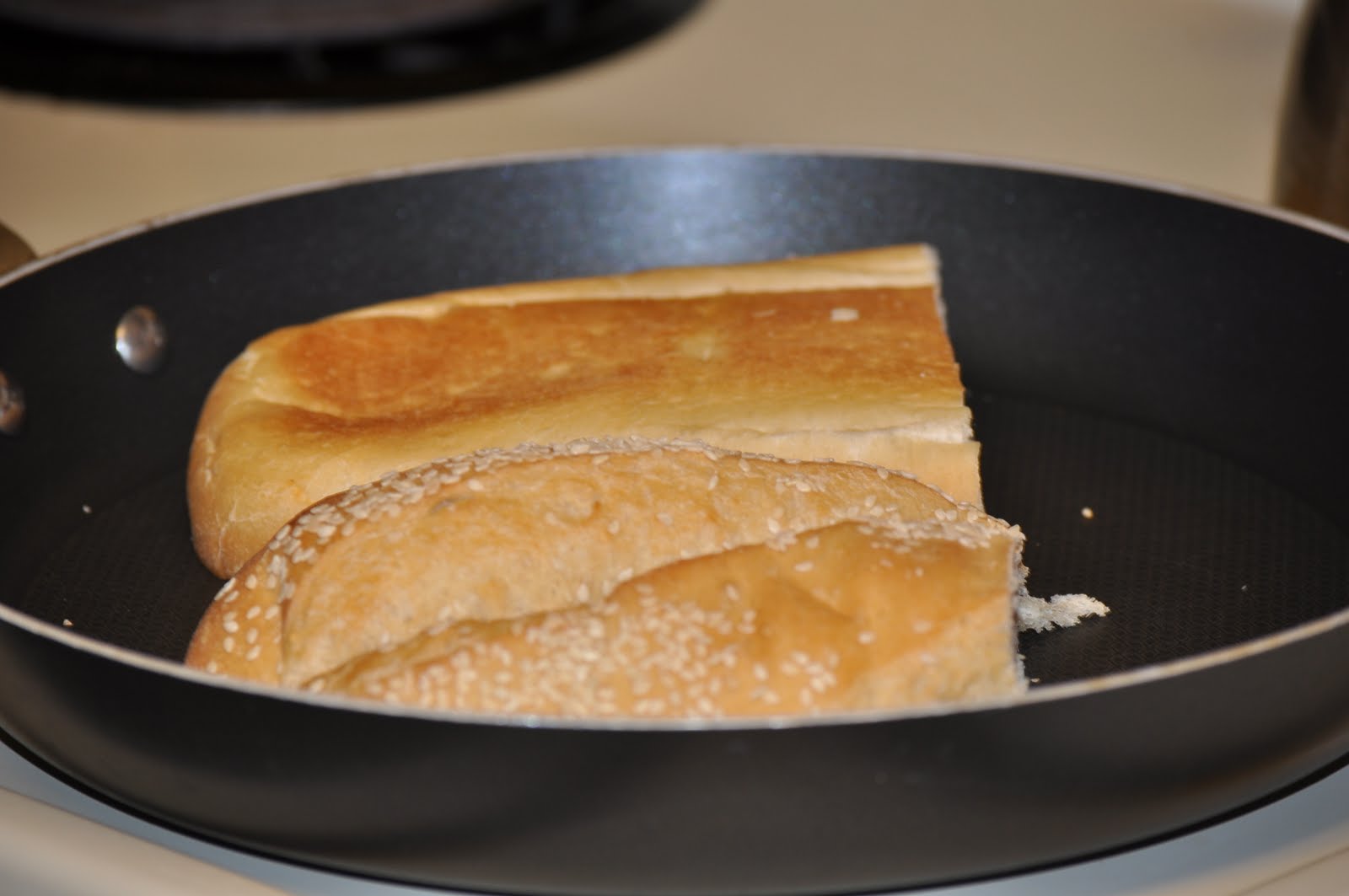 olive gypsy: Cherry Tomato Basil Bread