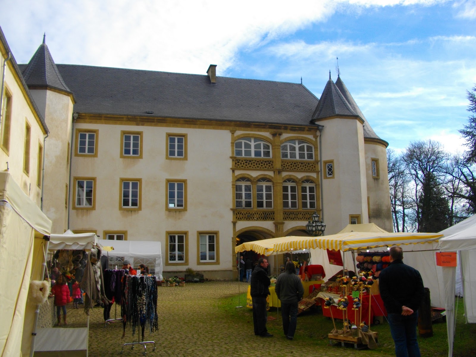 Photos from 2010 Christmas decorations expo - Sanem Castle (part 1 ...