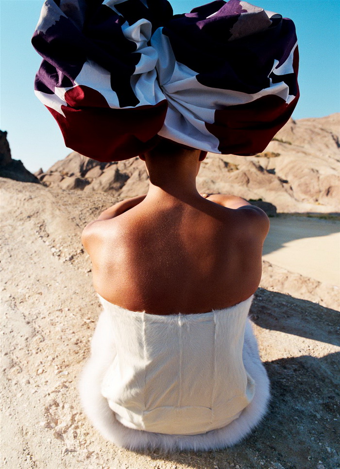 La Vie en Pose: New Fantasy by Steven Meisel