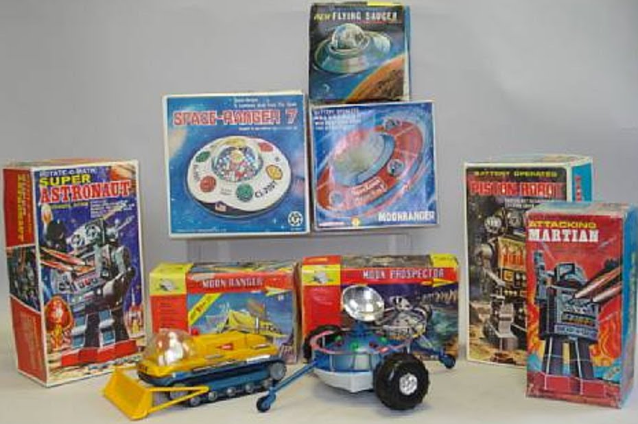 MOONBASE CENTRAL: Boats and Saucers