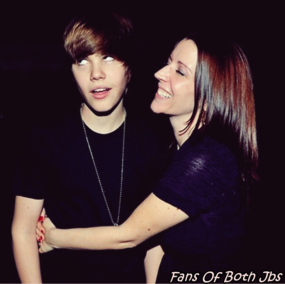 FansOfBothJbs: La madre de justin bieber