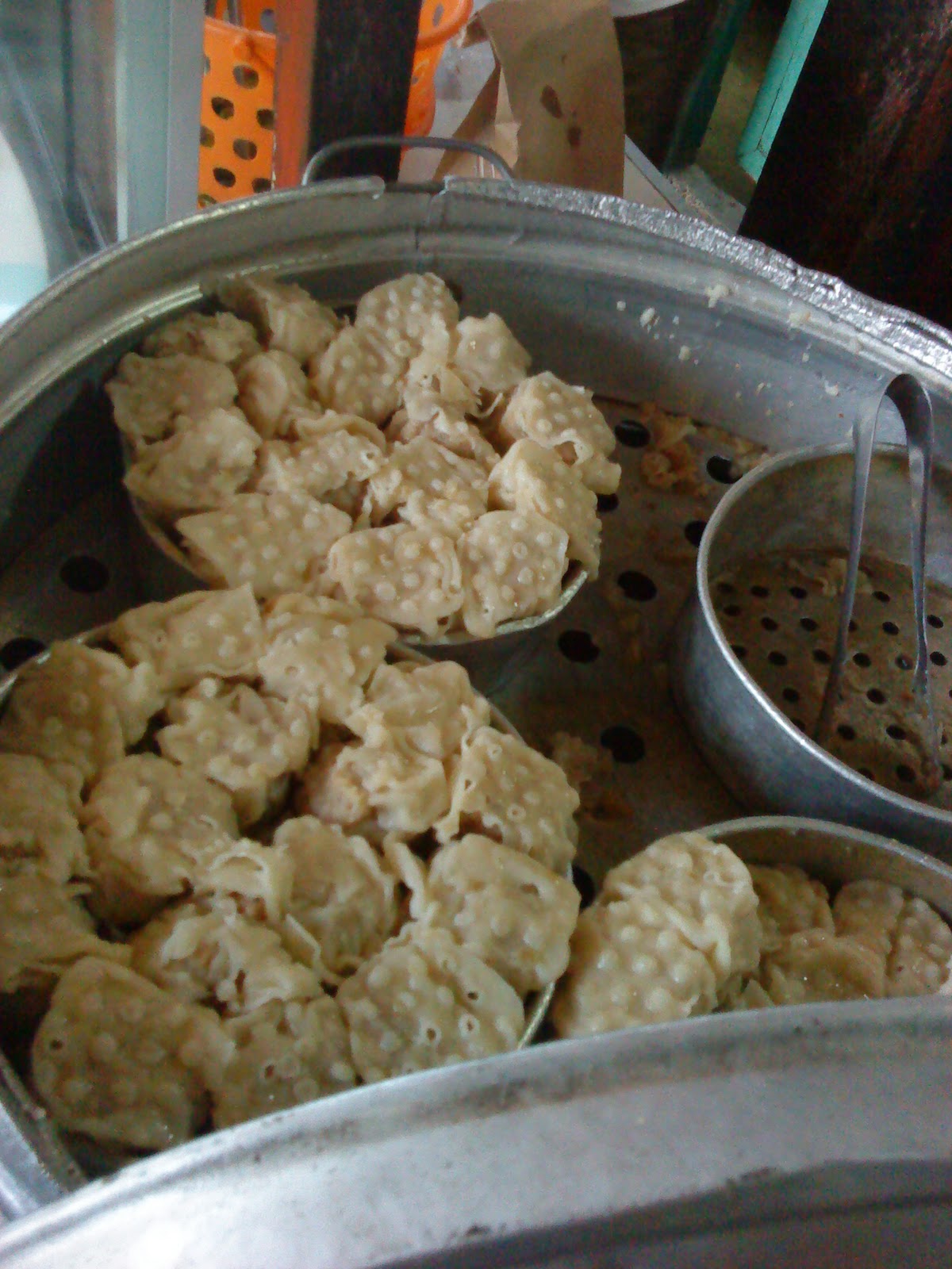 Everybody has a story to tell. ♥: Siomai sa Tisa! Nom Nom Nom!