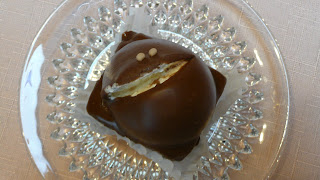 Adelaide institutions #1 – Balfour’s frog cakes | eat. live. travel. write.