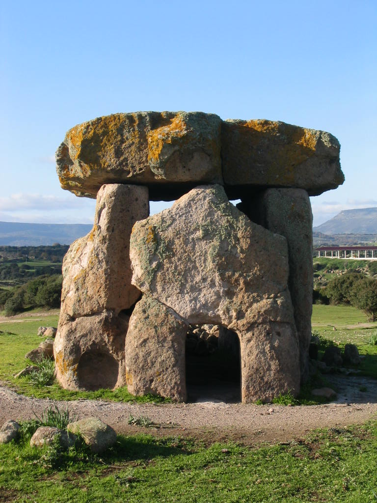 Romania Megalitica: Dolmen.