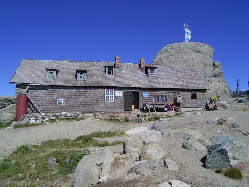 Romania Megalitica: Vârful Omu, Munții Bucegi. Enigmele unui complex ...