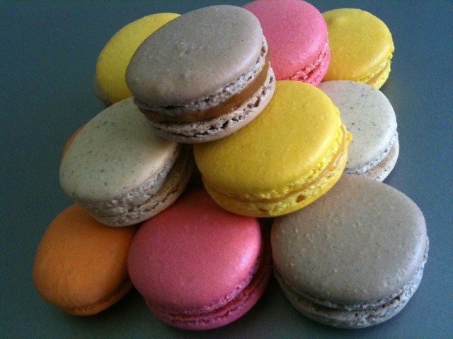 Sweet.Petite(Like Me!).Treats: WHAT'S YOUR FAVOURITE (MACARON) COLOUR?