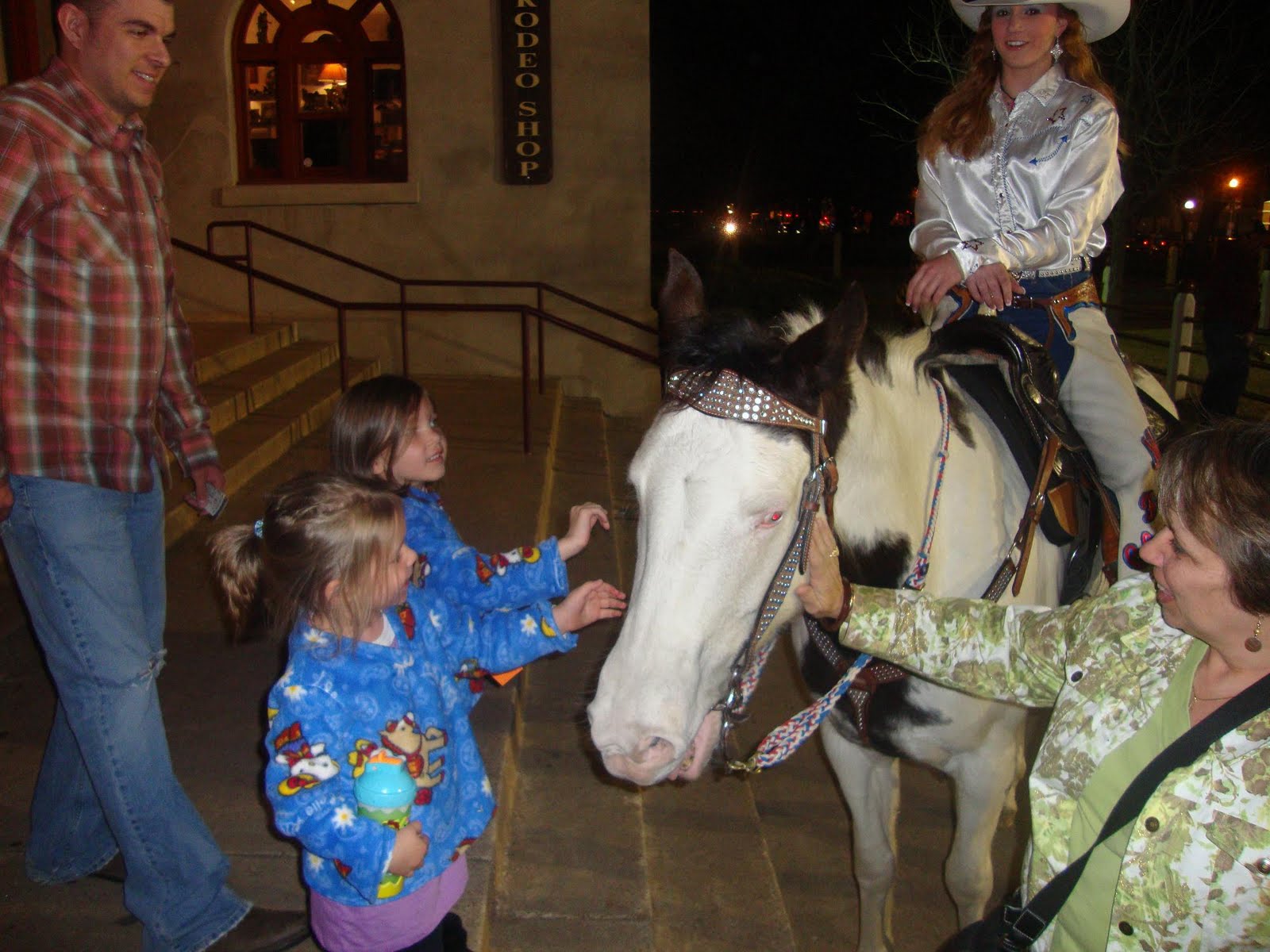 The Braden Family: Fort Worth Stockyard Rodeo Time!! YEE HAW!!