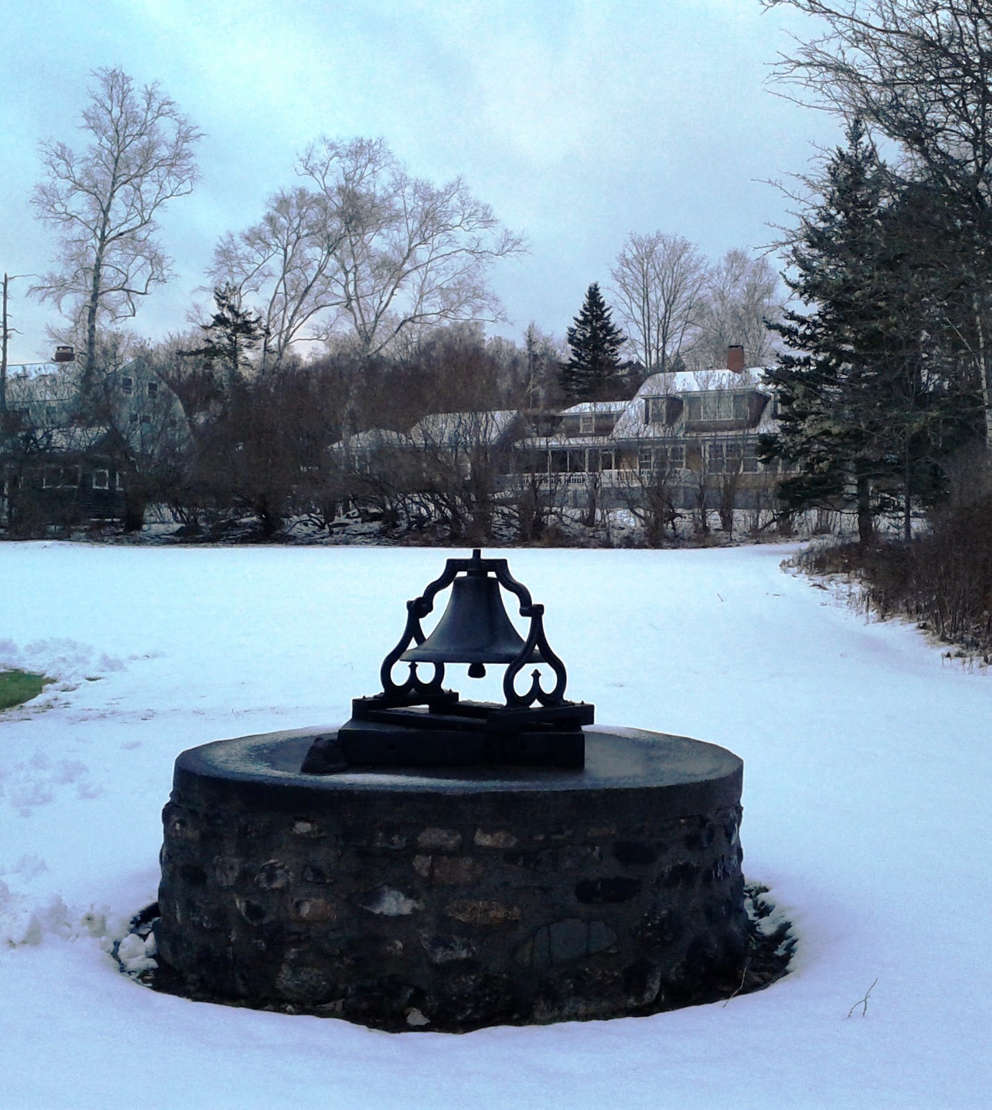 Decorative Wells: Well, well, well... a Bell!