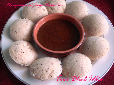 Priya's Versatile Recipes: Toor Dhal Idlis