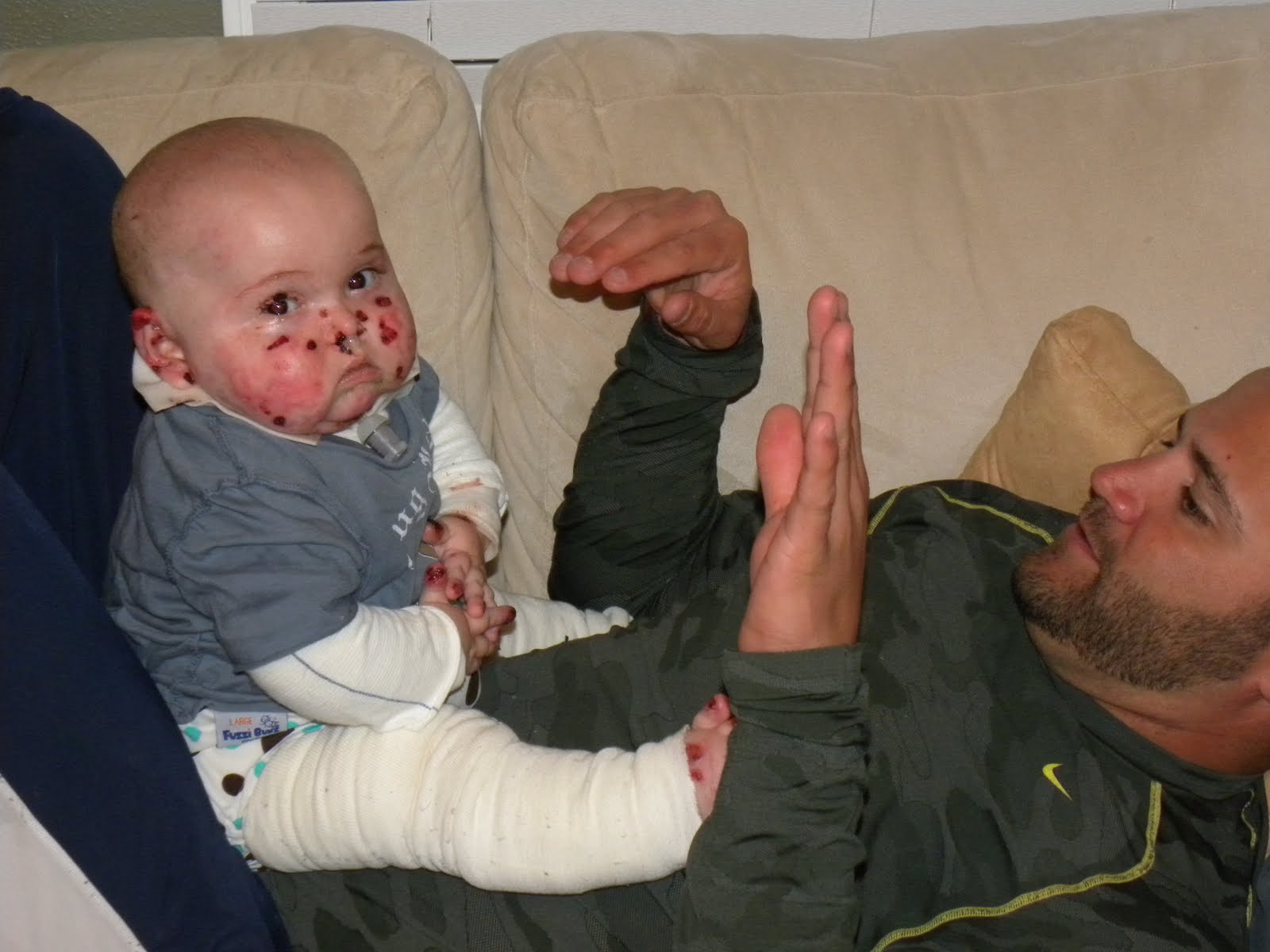 "EB"ing a Mommy: Tripp's eye and Meg's Online Avon Event