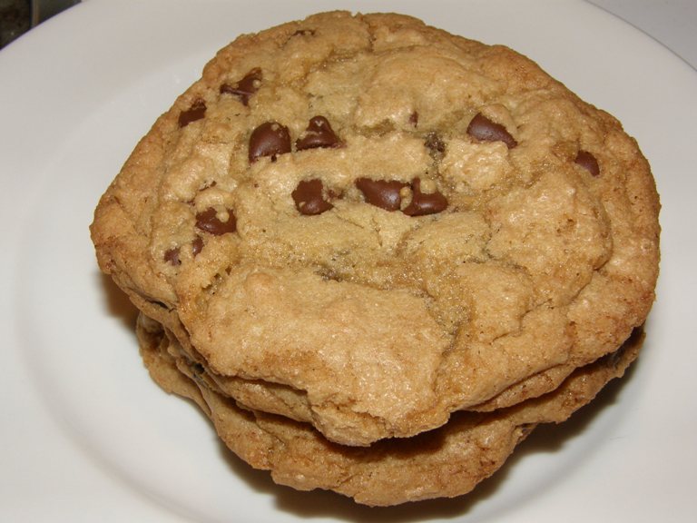 The Cookbook Junkie: More big cookies