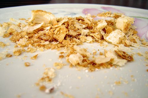 Bebiendo cafe (para leer): Migajas?... no, gracias...