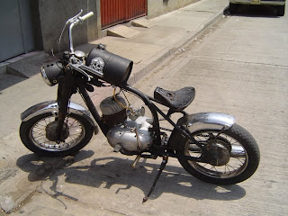 islo-pitbullgarage: moto islo bobber 175cc apache