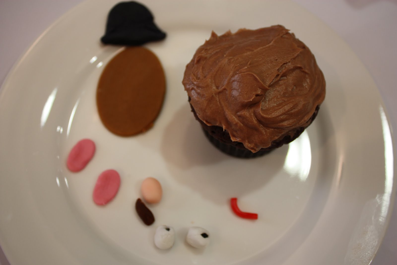 Buttercream Buzz: Mr. Potato Head Cupcakes