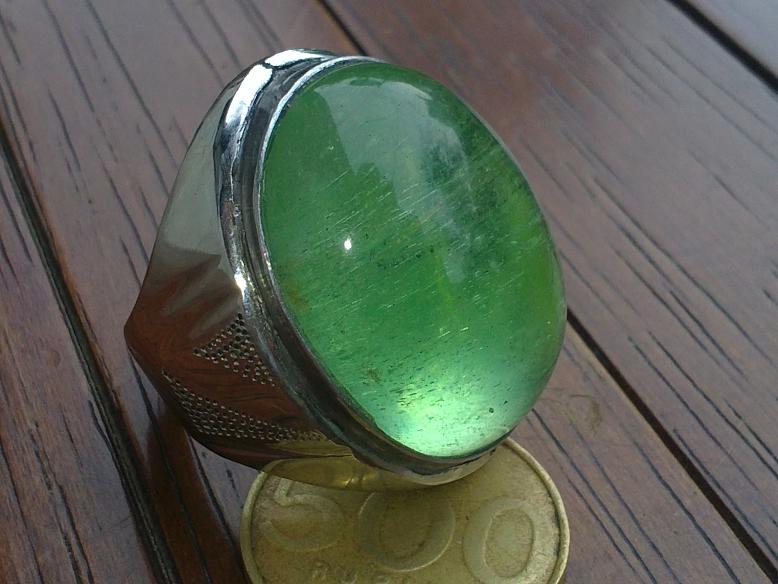 GREEN OBSIDIAN / Borneo Emerald | GEMSTONE | EMERALD | RUBY | SAFIR