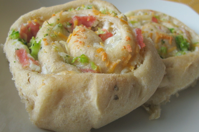 In the Long kitchen: Savory Spiral Stuffed Rolls
